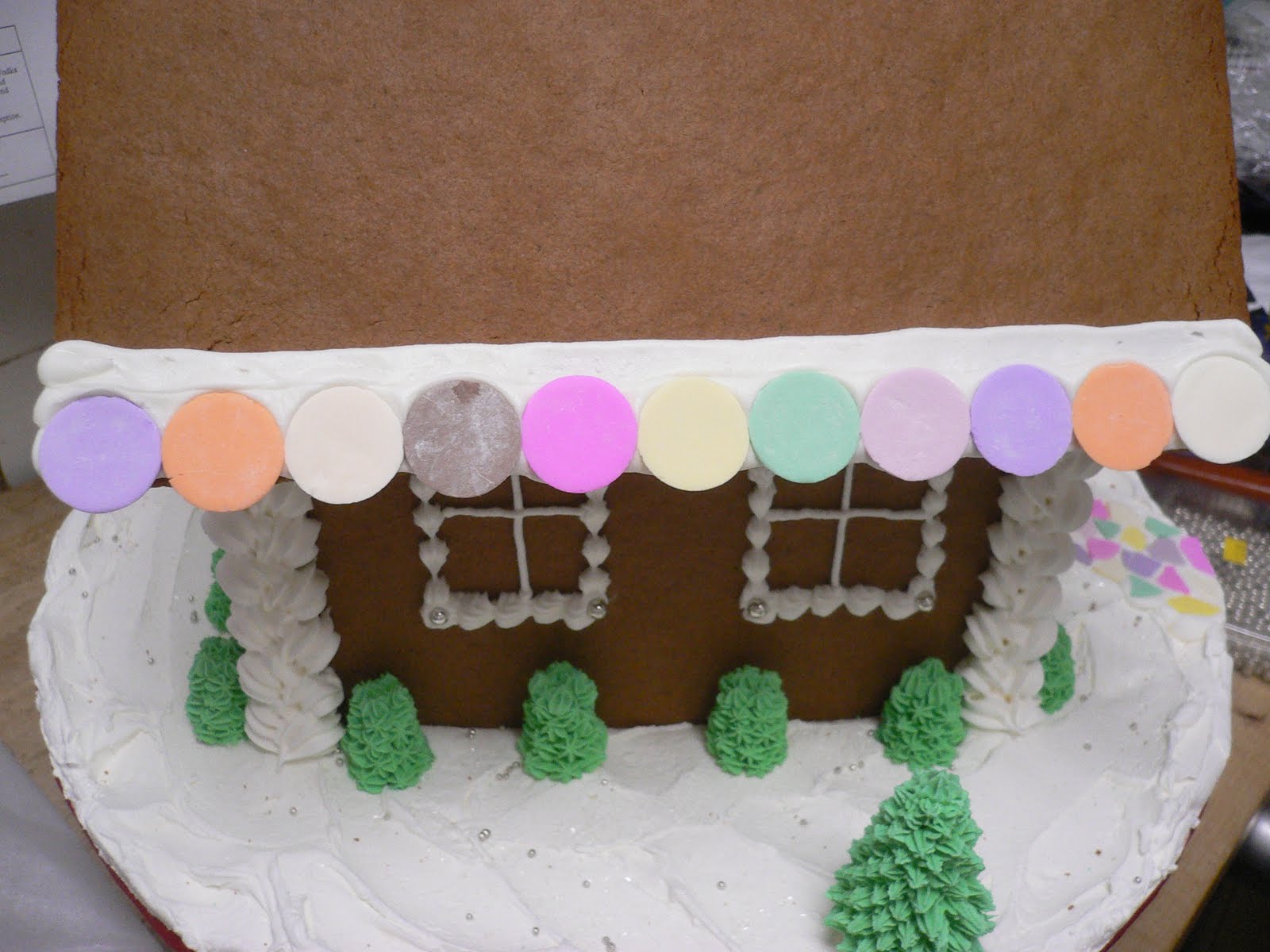 Victoria Love's Sweets: Finishing the Gingerbread House - Happy Holidays!