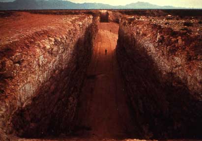 Art & Culture: 104: Double Negative, Heizer