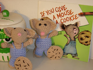 Pam's Crafty Creations: If you give a mouse a cookie