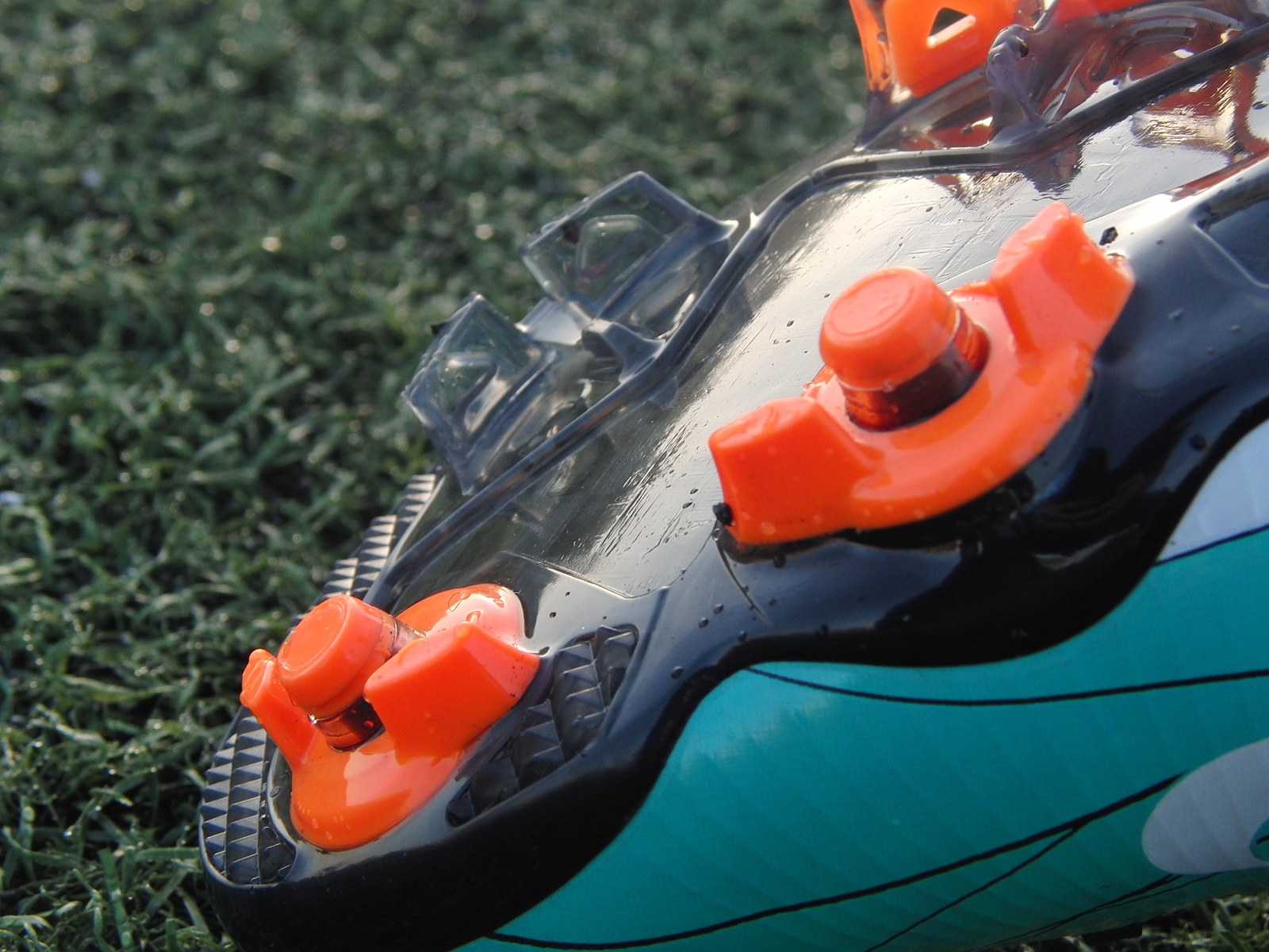 Soccer Wrap Up: Lightweight Soccer Cleats Review