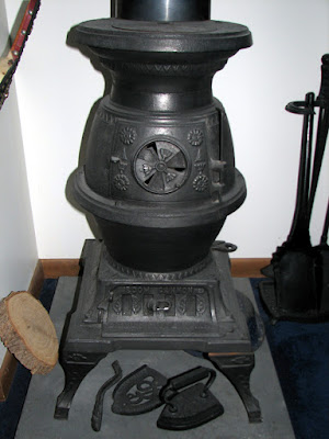 Reflections From the Fence: Treasure Chest Thursday, The Pot Bellied Stove