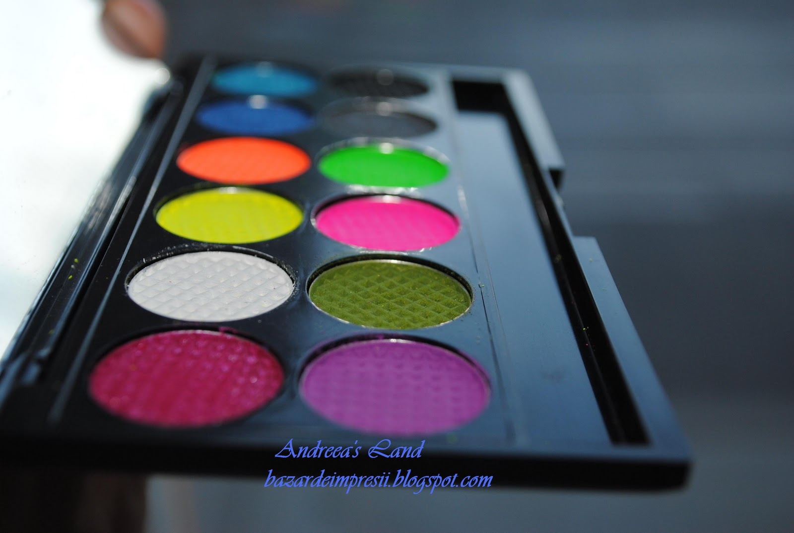 Testat: Acid i-Divine Palette Sleek Make up ~ Andreea's Land ♥