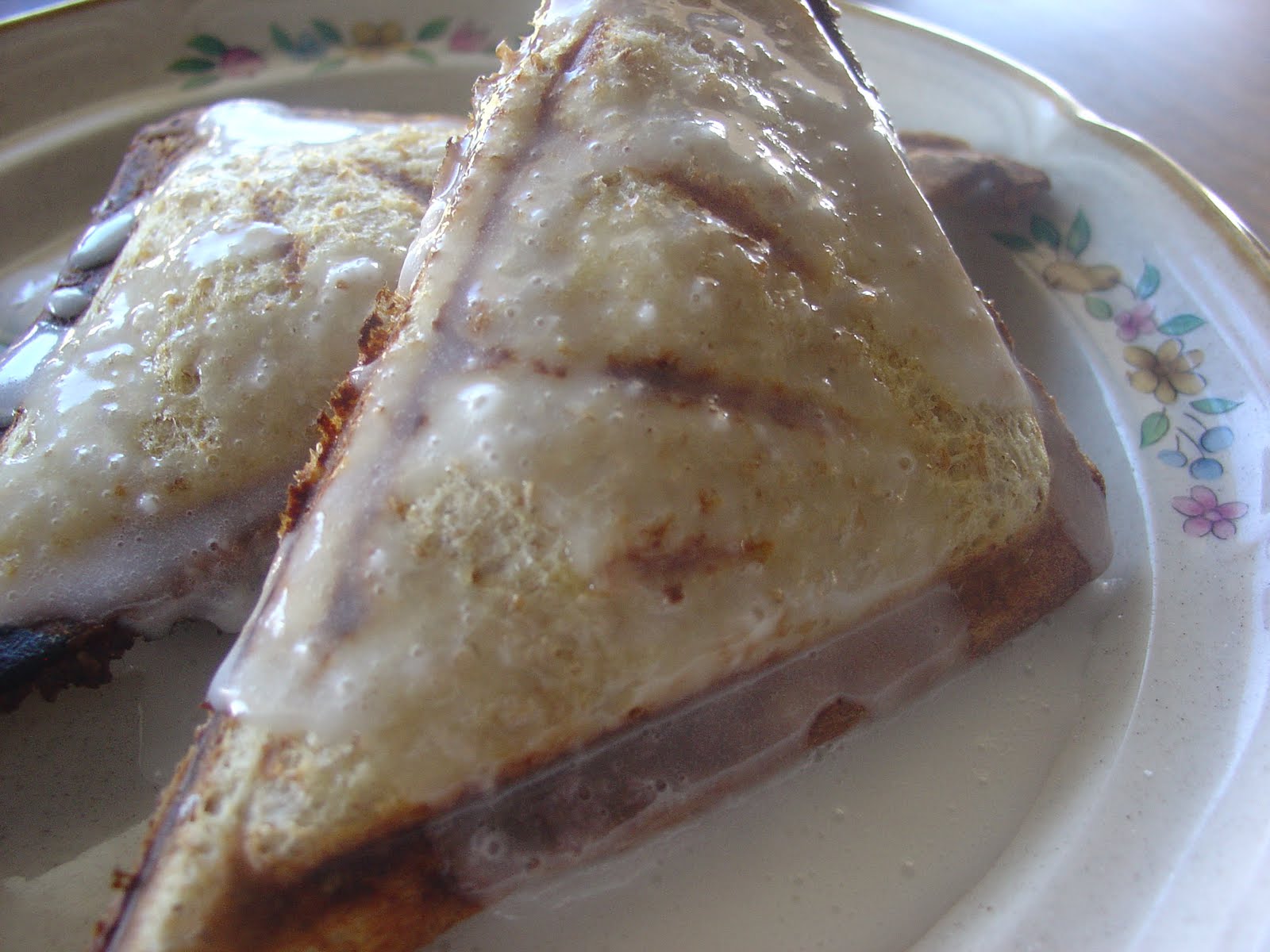 The Sisters Dish: Snakmaster Apple Pie Turnover