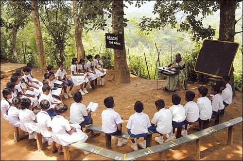 Whatz Up...: The Education in rural areas of Sri Lanka.....