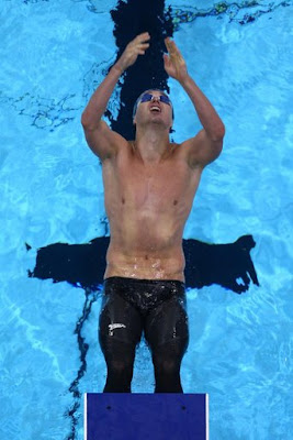 Aaron Peirsol Breaks his own world record in 100M backstroke
