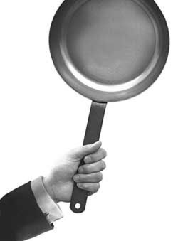 Tener la sartén por el mango. Do you know what it means ...