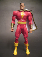 Action Toy Review: DC Universe Classics - Captain Marvel