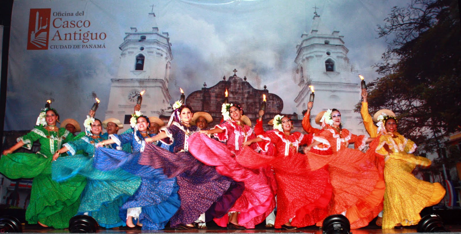 Compañía Nacional de Danzas Folklóricas de Panamá: MAJESTUOSO ESPECTÁCULO