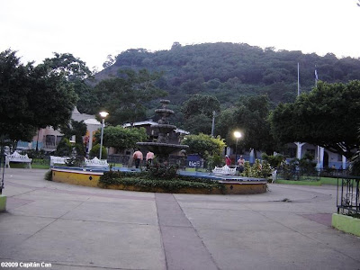 Bitácora del Chuchomóvil*: Apastepeque: Una laguna y mucha tradición