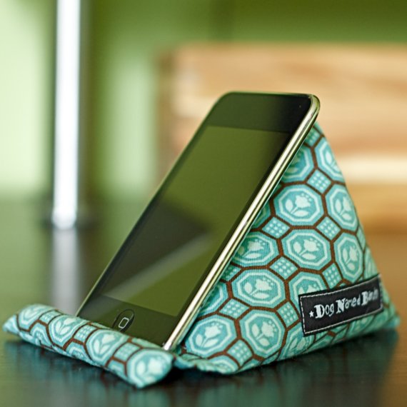 from blank pages...: Fab Finds: Phone Pillows, tutorial to come