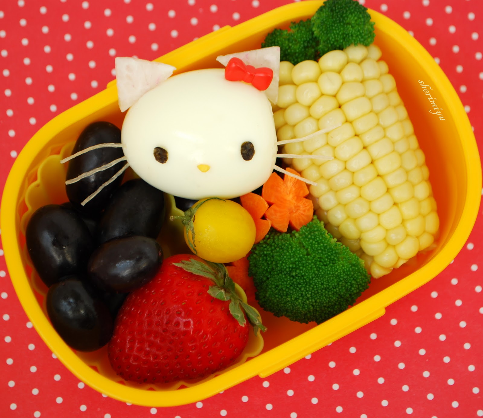 Happy Little Bento: Chicken and Jack o'Tangerine Bento and Hello Kitty ...
