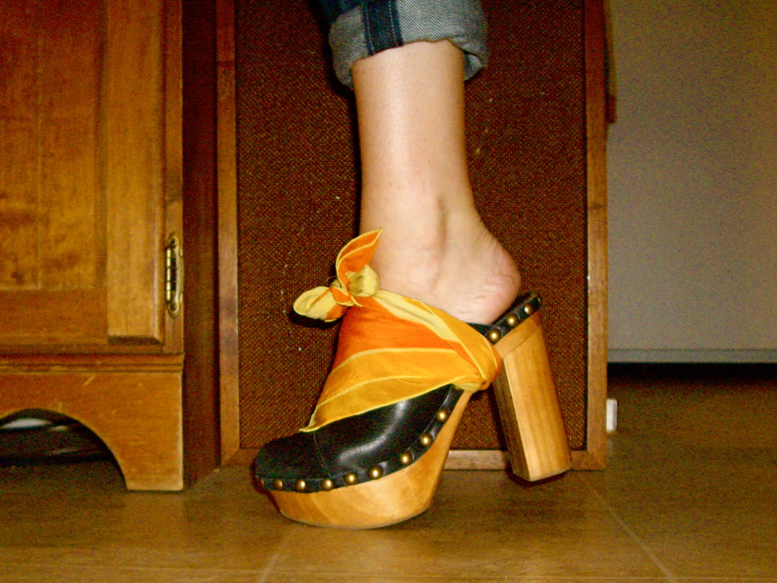 Evelesco: DIY Shoe Decor