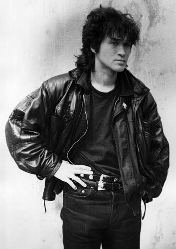 ADAM 'S VIEW: Viktor Tsoi ( KINO ) - A Russian Rock Icon