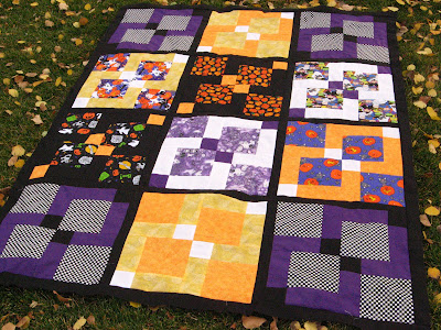 Creative Chicks: Scrappy Halloween Quilt