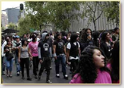 Movimiento Anti-Emo: ¿La caida del Punk y el gótico? - CGnauta blog