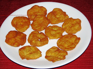 Celebrating Little Things In Life: Mathri / Salted Crackers