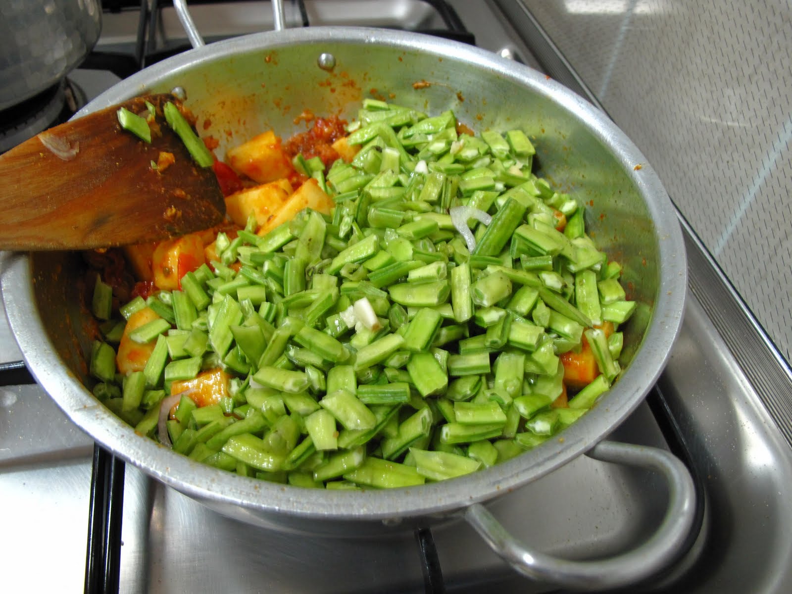 Gavarfali Ki Subji - Cluster Beans cooked in spices and tomato gravy ...