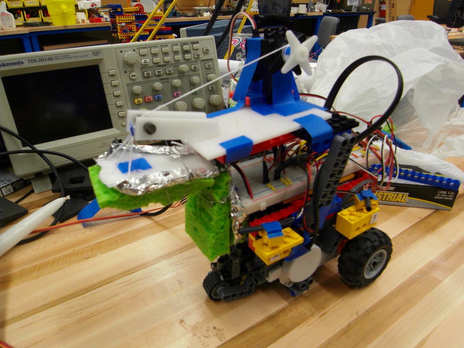 Hye Soo Yang: Fire Fighting Robot [Design]