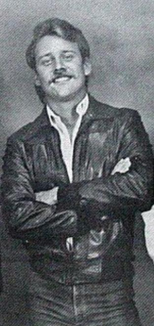 CEREBROS EXPRIMIDOS: FALLECIO RICARDO ESCOBAR....