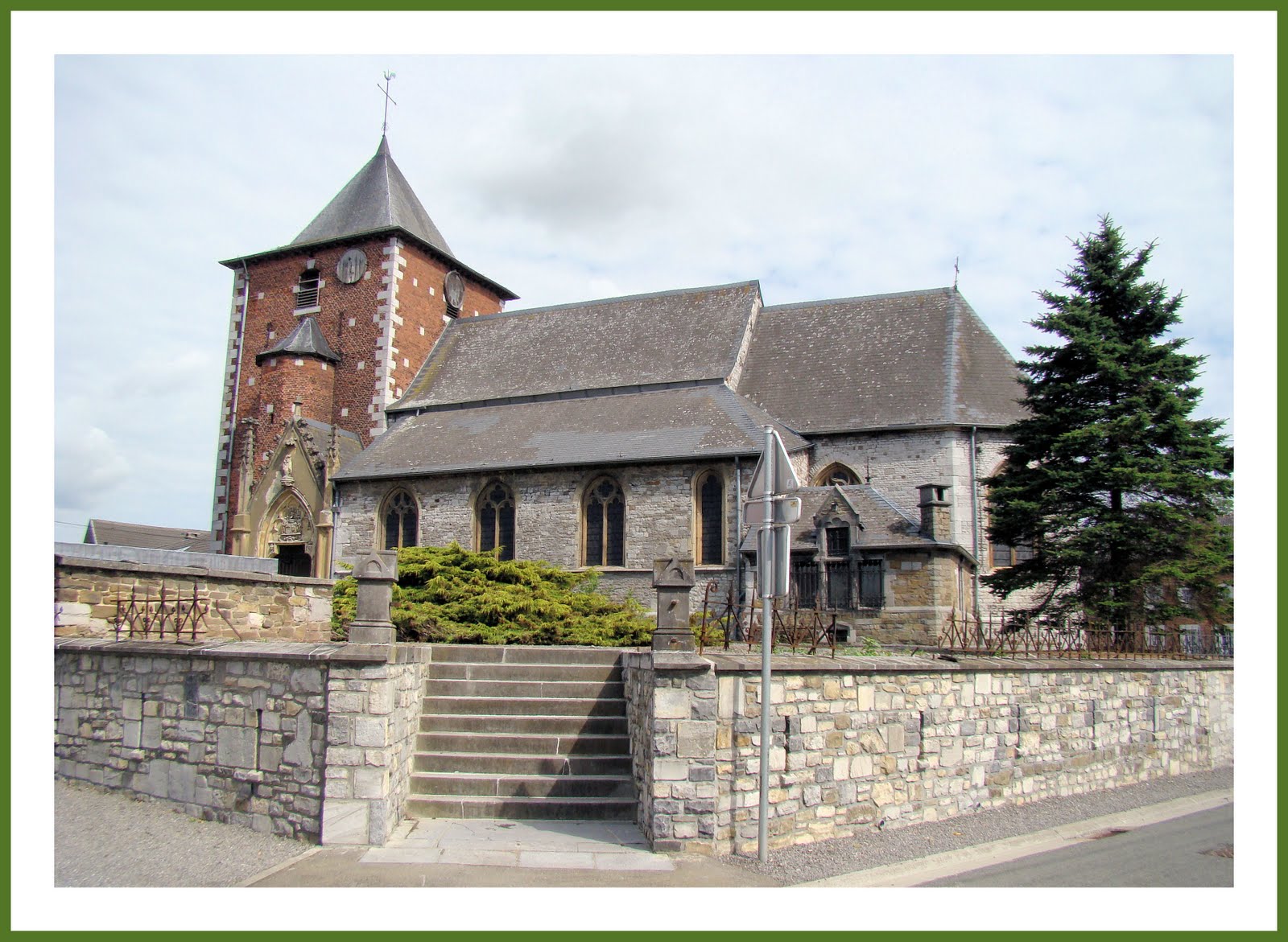 De village en village.: LIMONT : L'église paroissiale Saint-Martin.