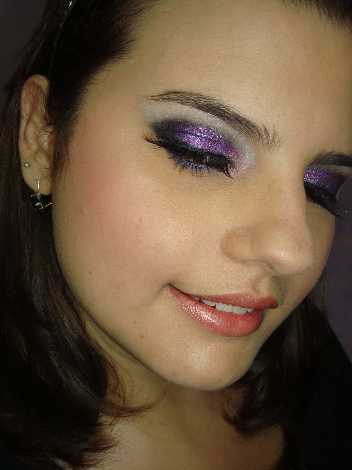 Ana Paula ••Makeup••®: Make up Preto e Roxo com Glitter