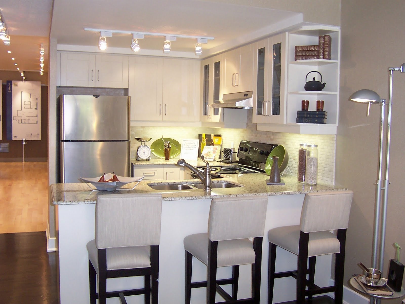 Color Selection Ontario: Kitchen Designs