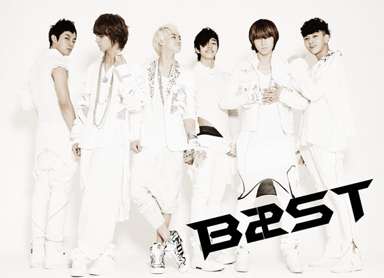 ChUnnIeShiDe^^: B2st/ Beast