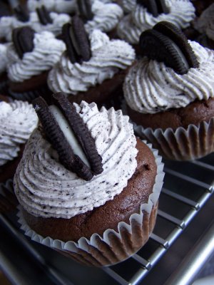 Oreo Cookies Cupcakes | Perfectly Polished