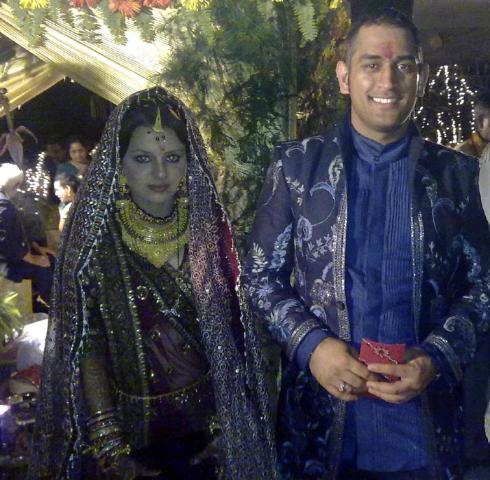 World Photo Zone: Mahendra Singh Dhoni & Sakshi Rawat Marriage ...