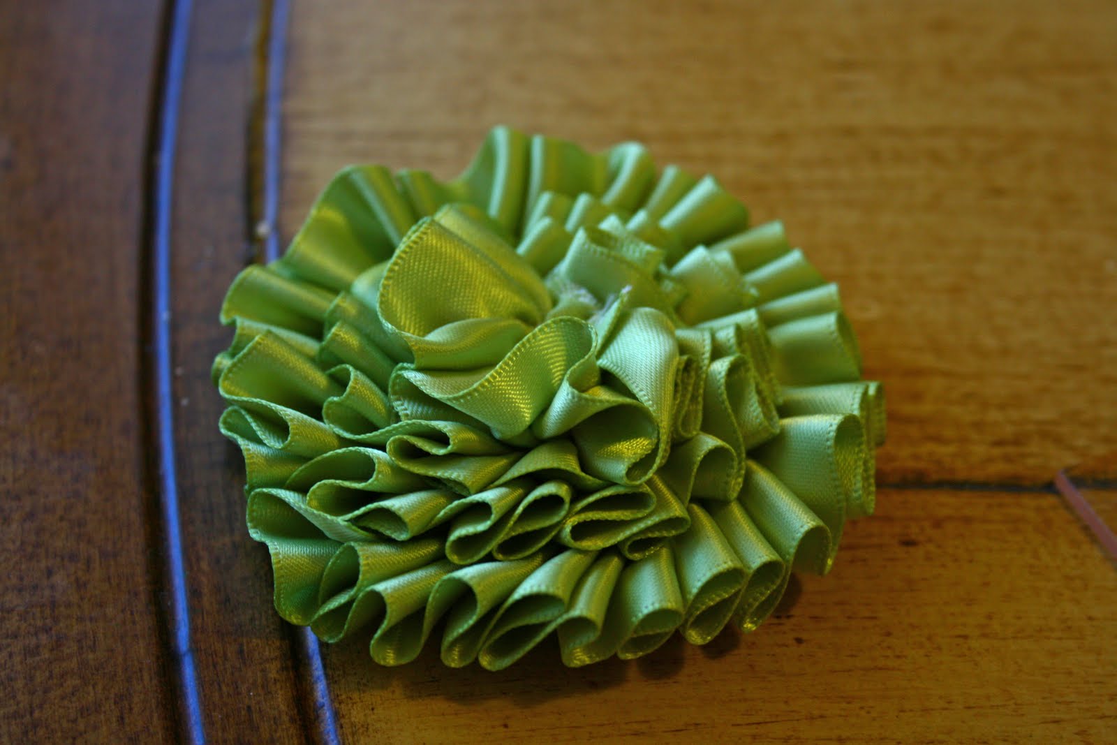 The Pretty Poppy: Pretty Pleated Flower tutorial