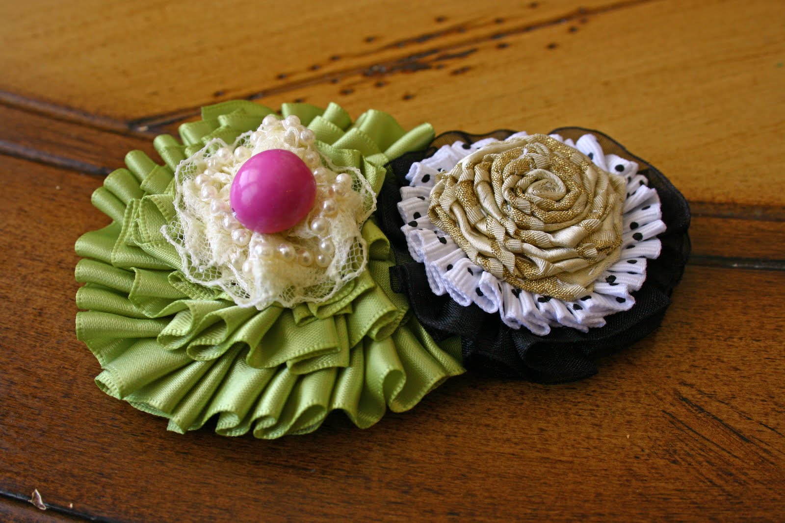 The Pretty Poppy: Pretty Pleated Flower tutorial