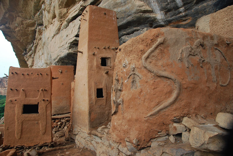 Suitcase and World: The village of Teli and the amazng Tellem Cliff ...