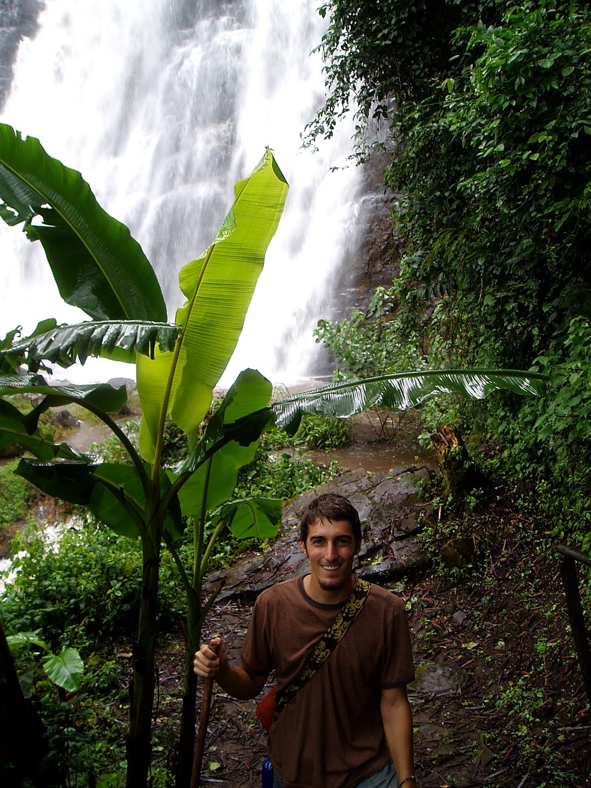 Burundi: rwanda/ burundian waterfalls
