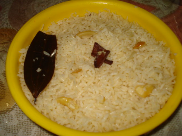 Nivedita's Kitchen: Cashew Nut Rice