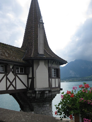 Whitney Schultz: Thunersee und Oberhofen Schloss