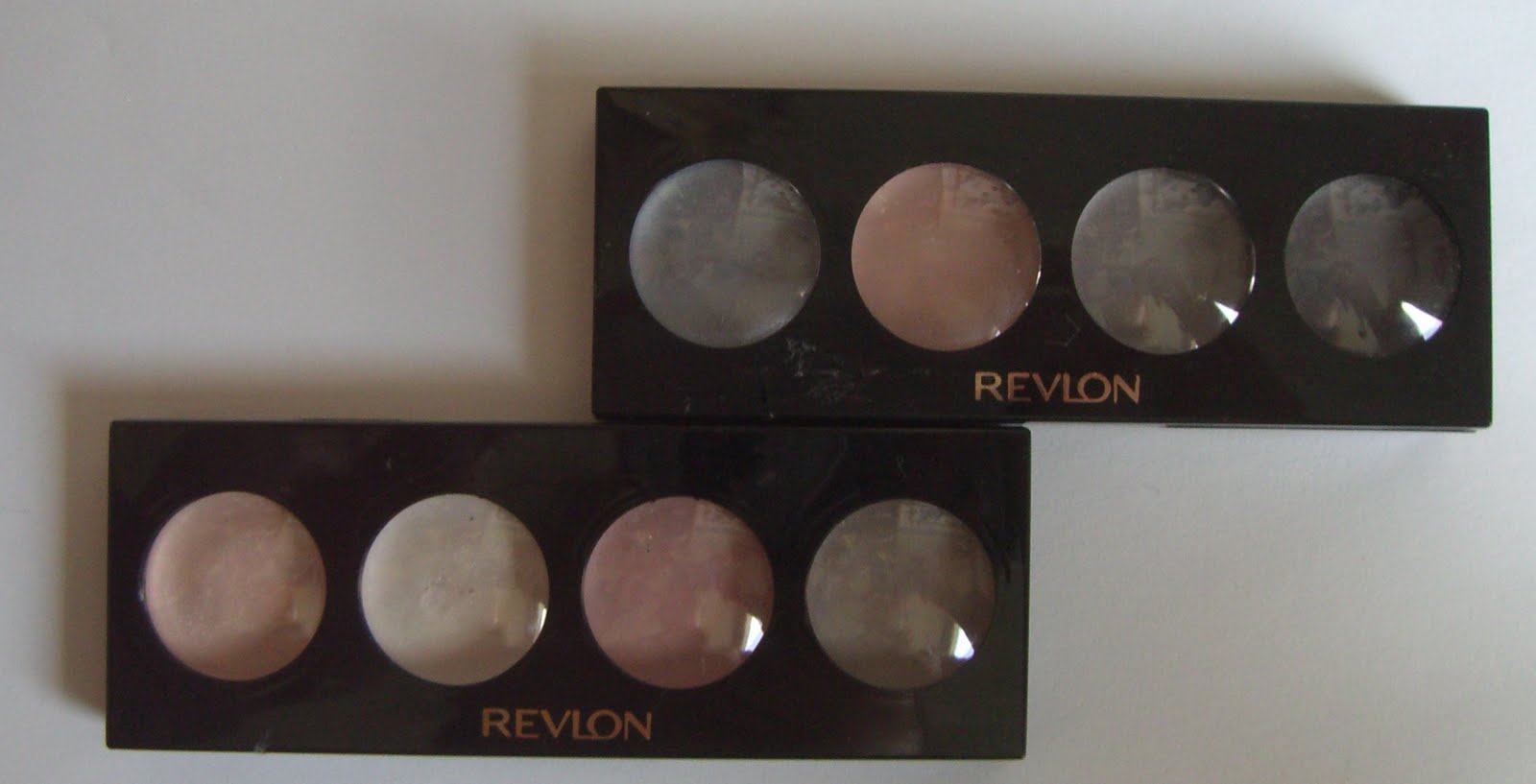 Schni's Beauty Blog: Revlon Illuminance Creme Eye Shadow