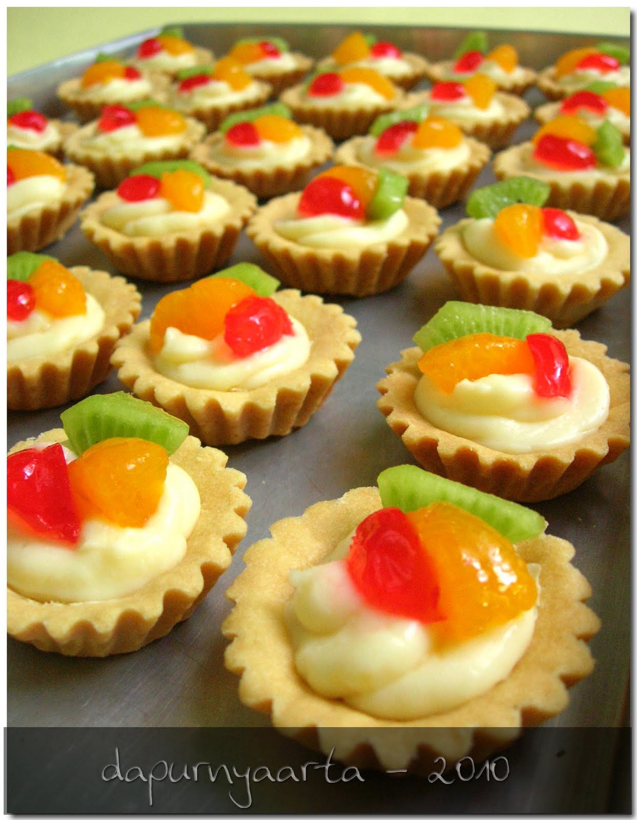 Dapurnya Arta: Mini Snacks with fruits topping...