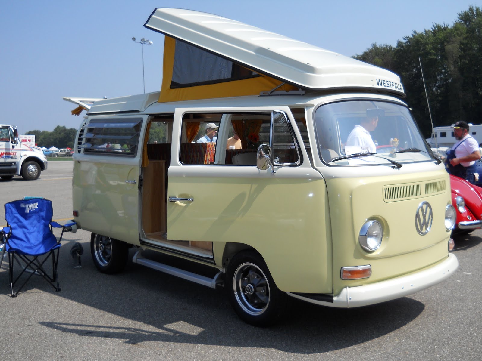 VW Bus Project - Some new life for an old Bulli!: A V-Dub show last weekend