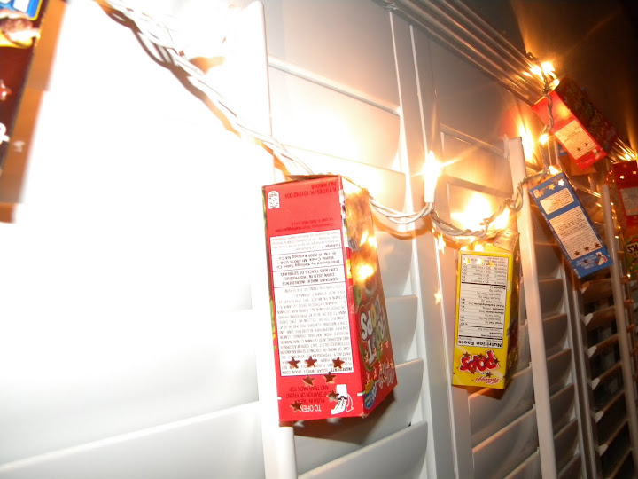 Three Pixie Lane: Cereal Box String of Lights - Crafting with Kids
