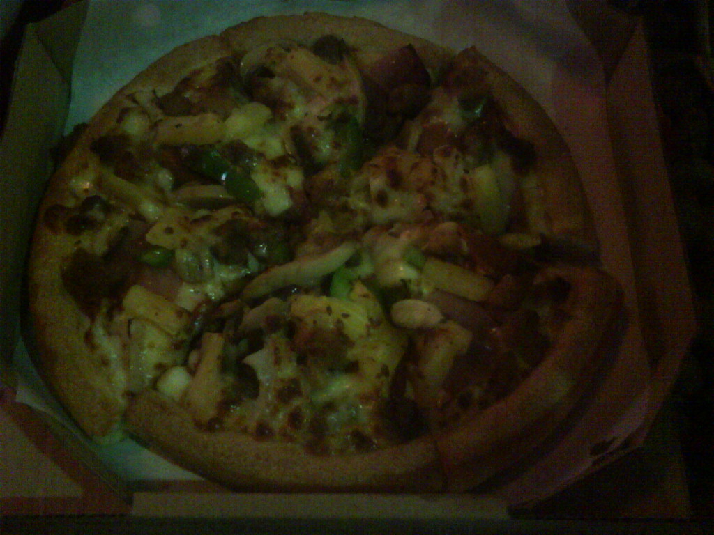 HUNGRY THIRST CRAVE: PIZZA HUT BISTRO's SUPER SUPREME