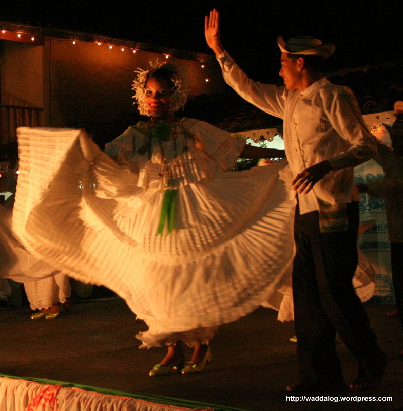 Batwing: Mi Pueblito Traditional Dance of Panama