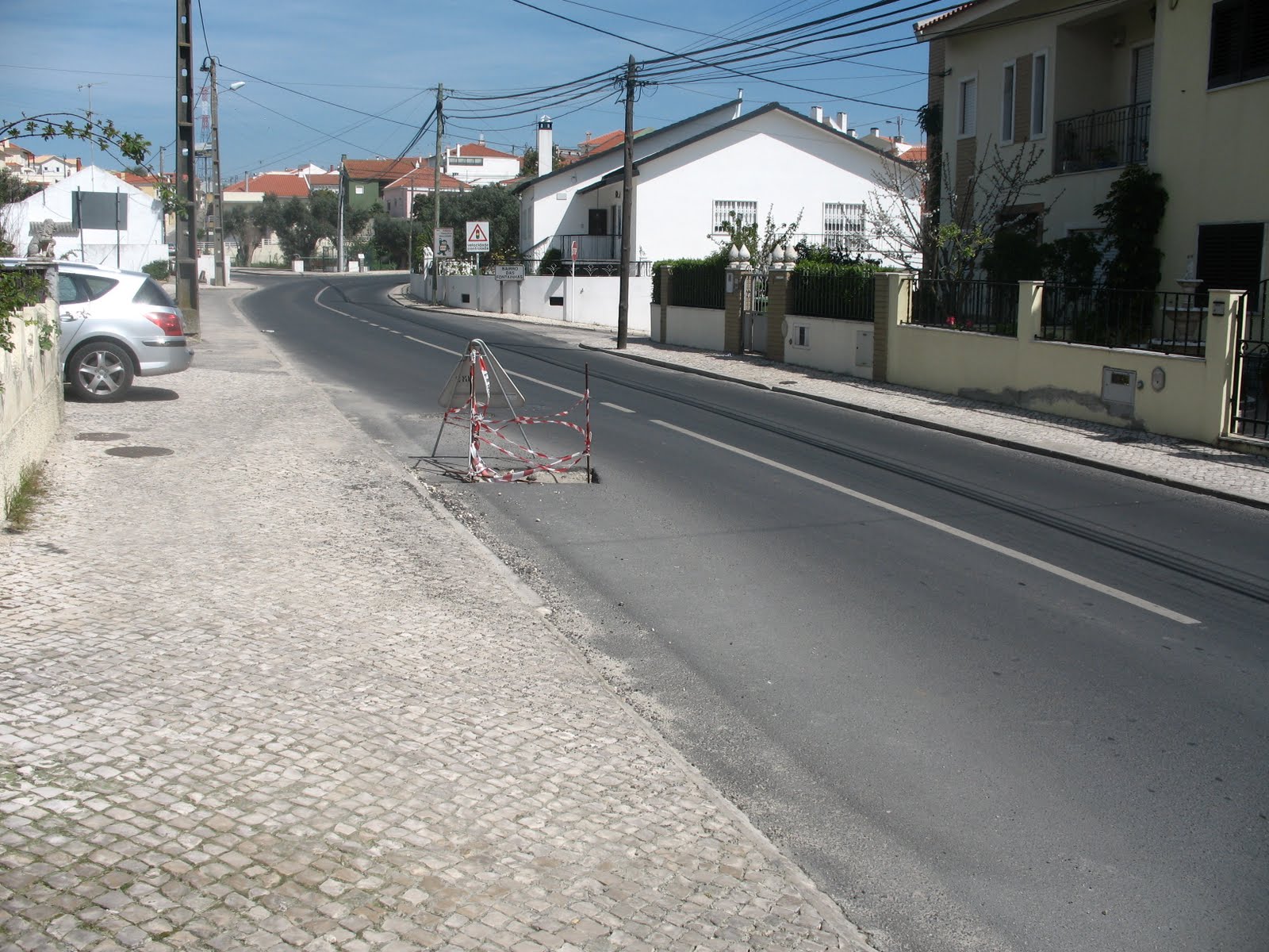 Santa Iria de Azóia merece mais e melhor!: Buraco na Rua do Olival ...