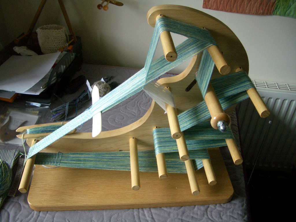 The String Bag: 5 July: The new inkle loom