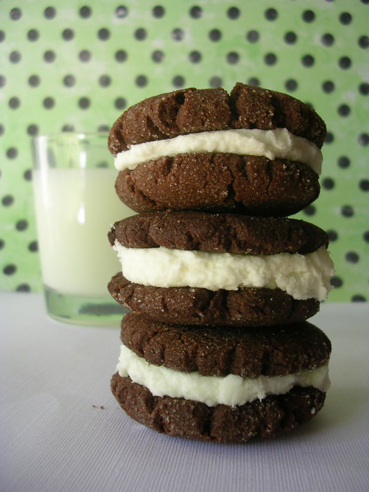 The Busty Baker: Homemade Oreos