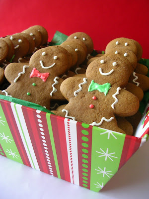 The Busty Baker: Gingerbread Men