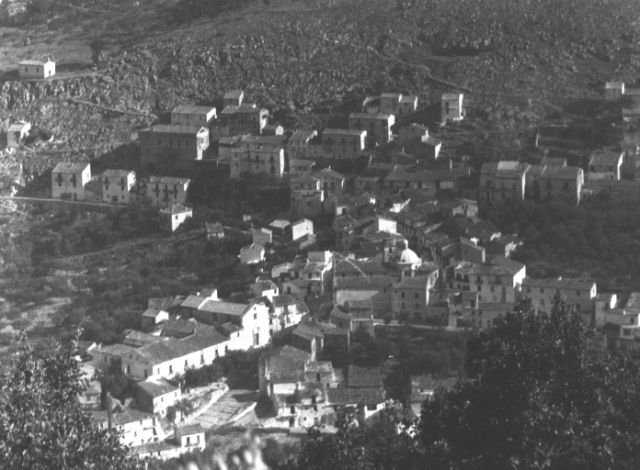 SANTOMENNA A 30 ANNI DAL TERREMOTO: COM'ERA PIEDI LA TERRA