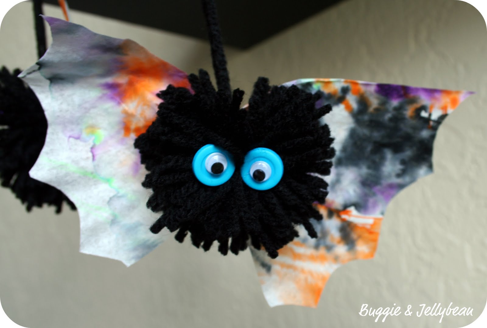 Buggie and Jellybean: Its getting "batty" around here {DIY}