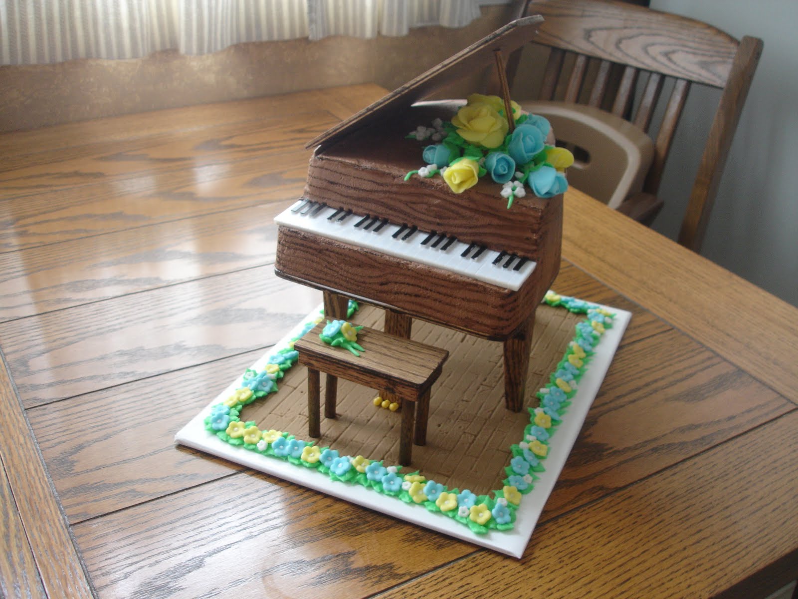 Cakes by the Sugar Cains: Piano Birthday Cake