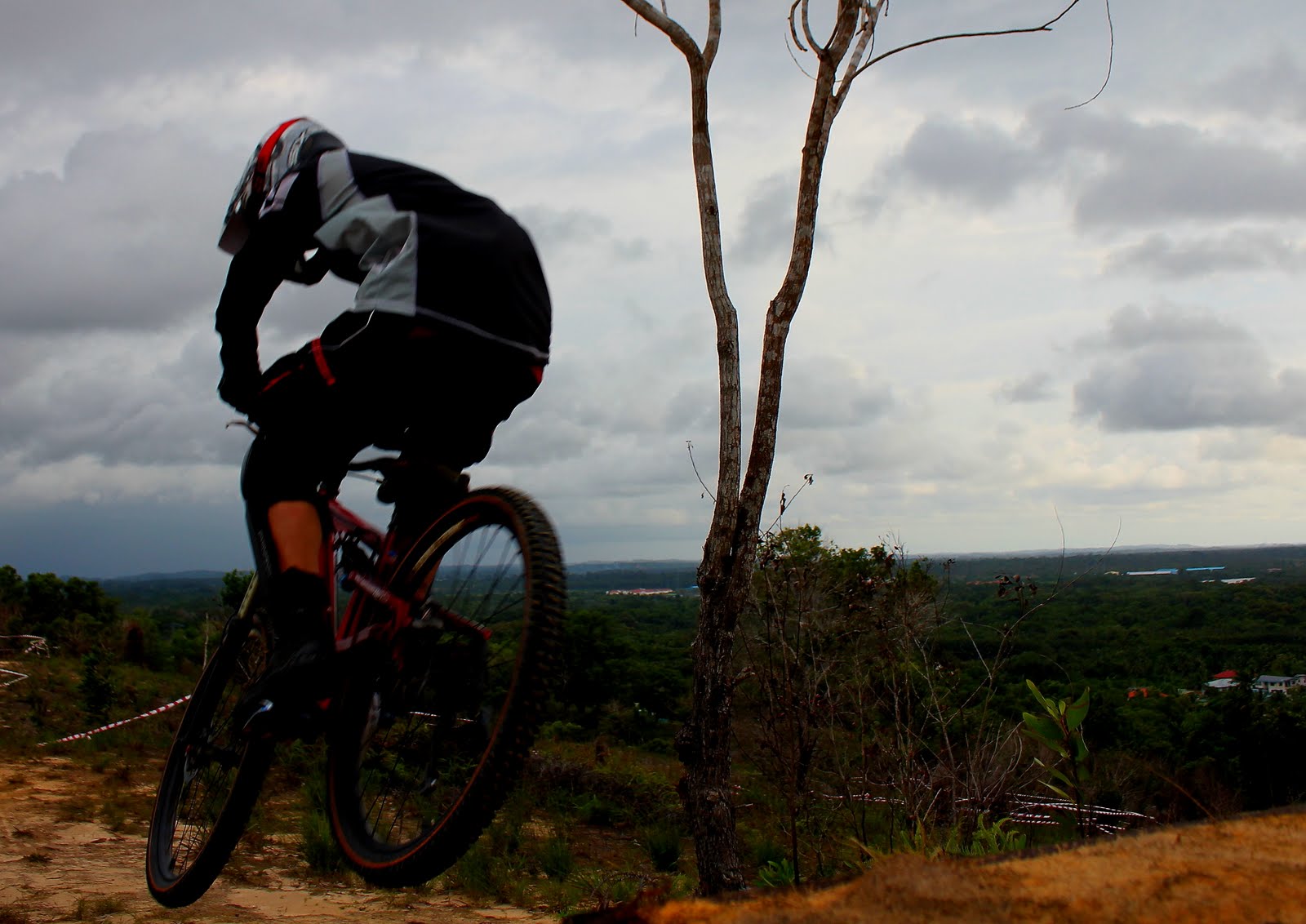 THREE PEGION RIDER: ON aja Bukit Ambok