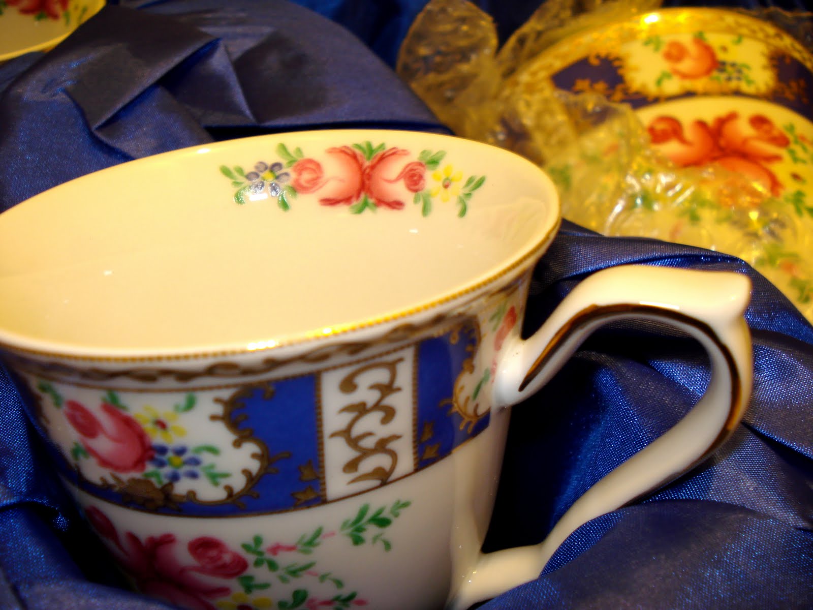 Farmgirl July Favorites: Burberry, Aveda, YSL, Hourglass, Revlon ...